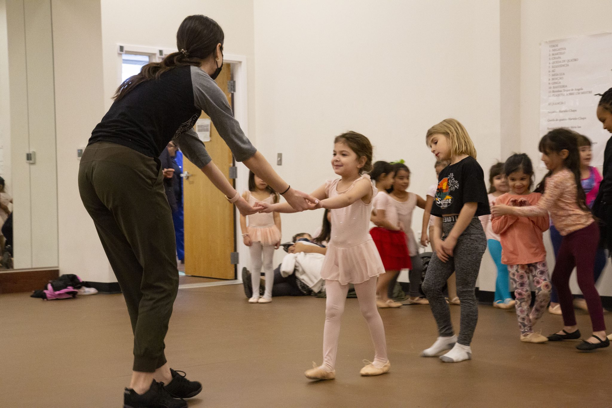 Avant Chamber Ballet: First Steps Ballet Class – South Dallas Cultural ...
